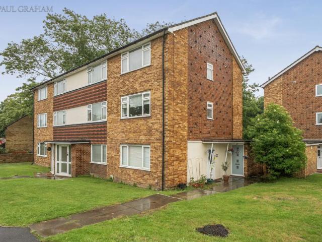 2 bedroom maisonette for sale