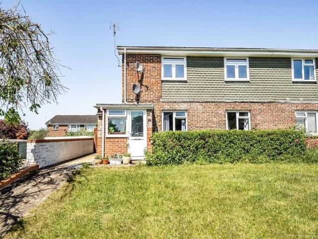 2 bedroom maisonette for sale