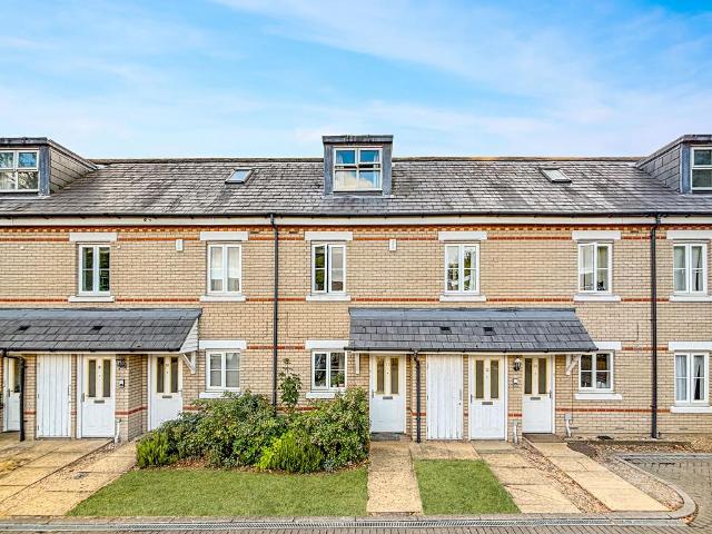 2 bedroom maisonette for sale