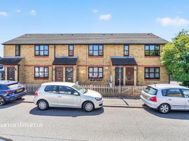 2 bedroom maisonette for sale