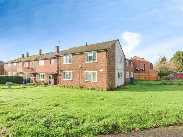 2 bedroom maisonette for sale