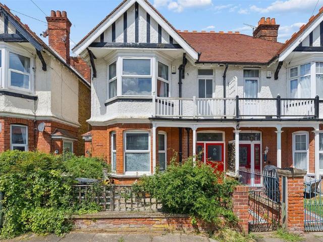 2 bedroom maisonette for sale