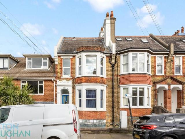 2 bedroom maisonette for sale
