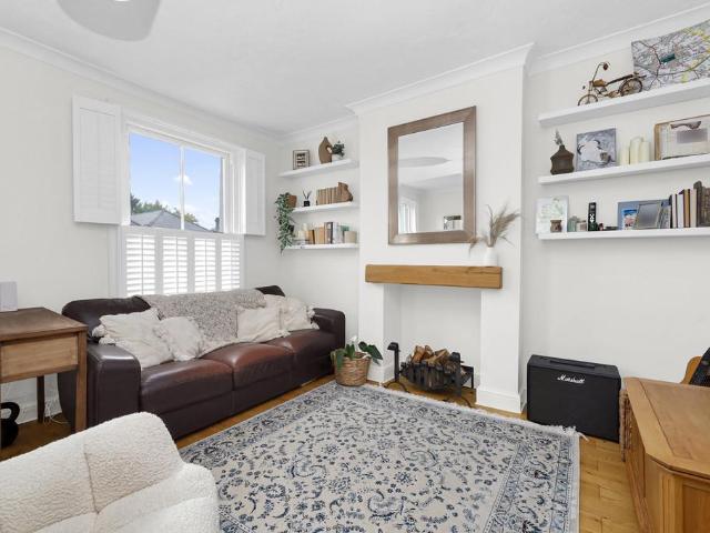 2 bedroom maisonette for sale