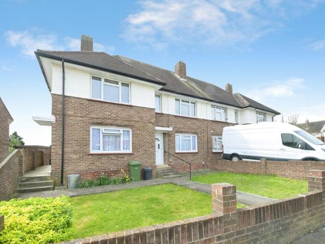 2 bedroom maisonette for sale