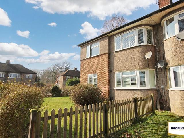 2 bedroom maisonette for sale