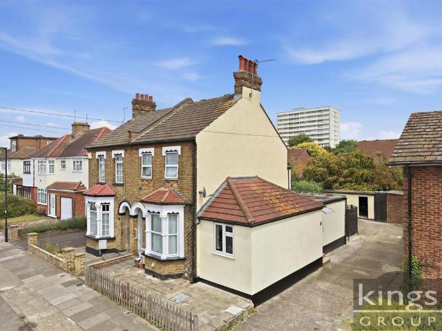 2 bedroom maisonette for sale