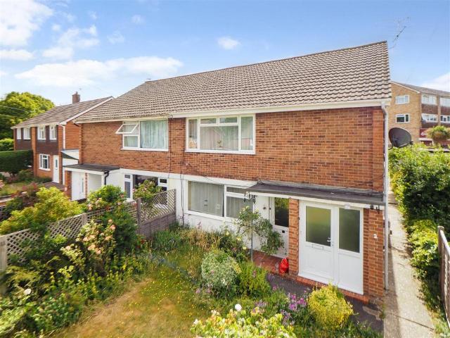 2 bedroom maisonette for sale