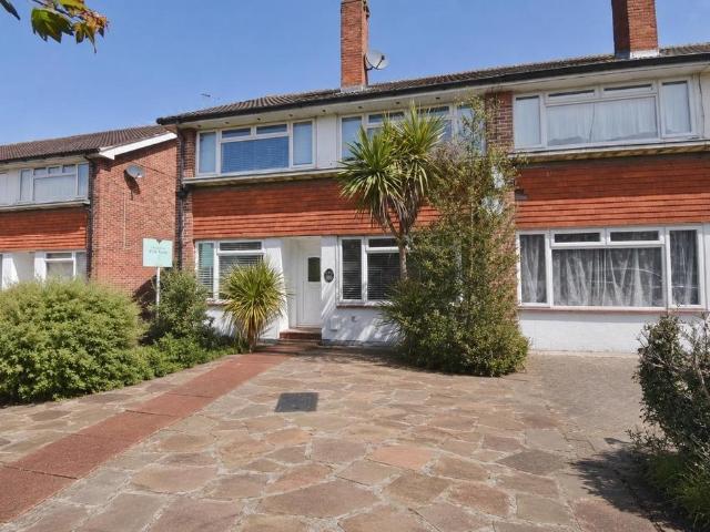 2 bedroom maisonette for sale