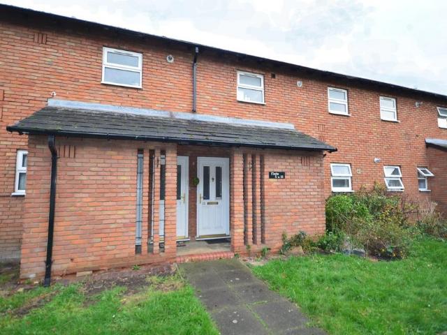 2 bedroom maisonette for sale