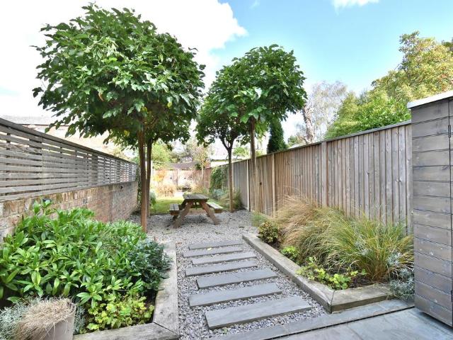 2 bedroom maisonette for sale