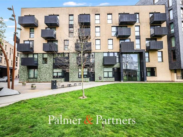 2 bedroom maisonette for sale
