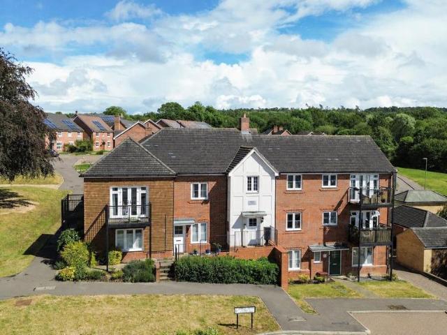 2 bedroom maisonette for sale