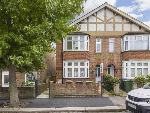 2 bedroom maisonette for sale