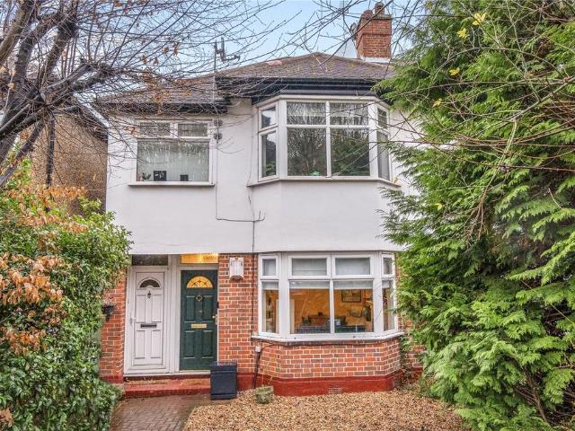2 bedroom maisonette for sale