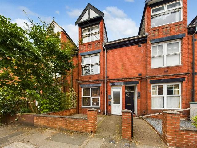 2 bedroom maisonette for sale
