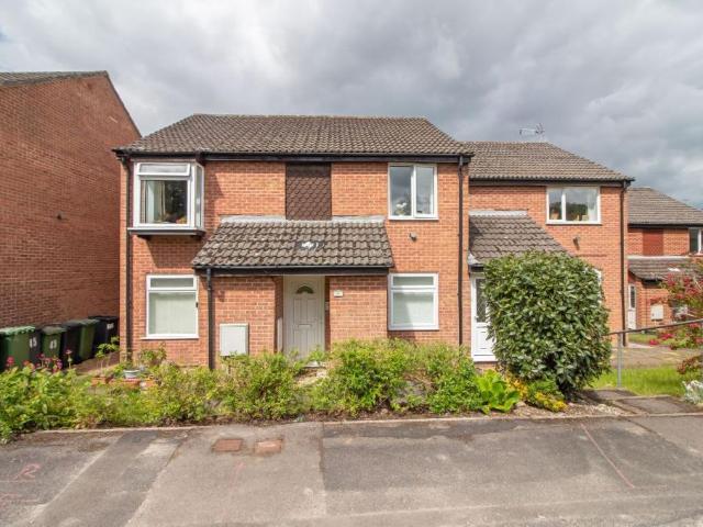 2 bedroom maisonette for sale