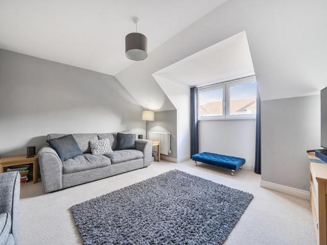 2 bedroom maisonette for sale