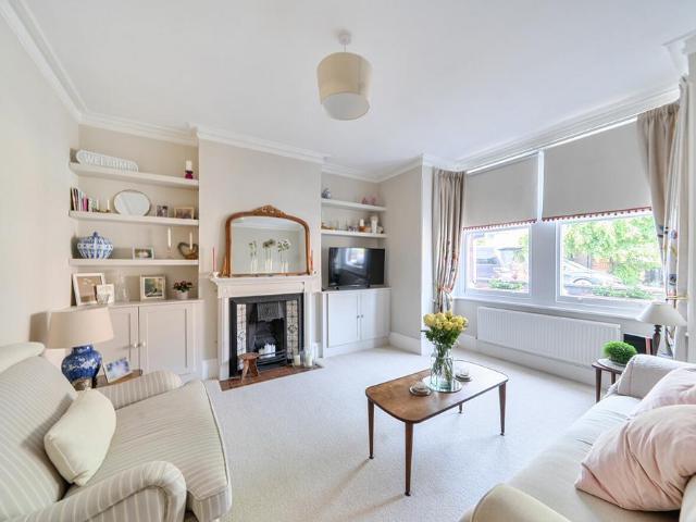 2 bedroom maisonette for sale