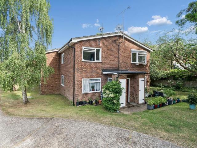2 bedroom maisonette for sale