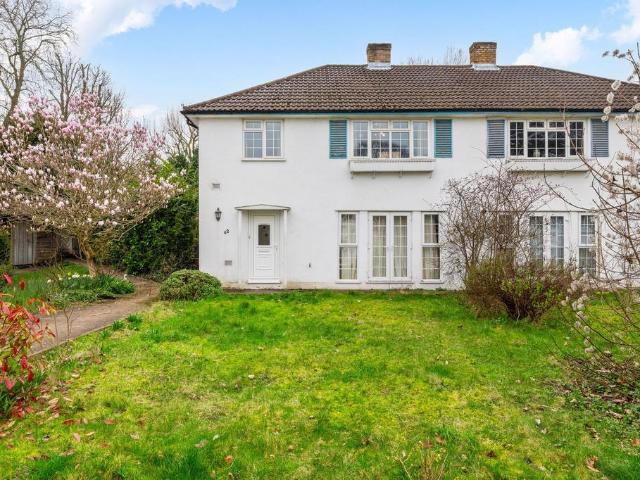 2 bedroom maisonette for sale