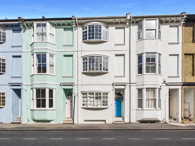 2 bedroom maisonette for sale