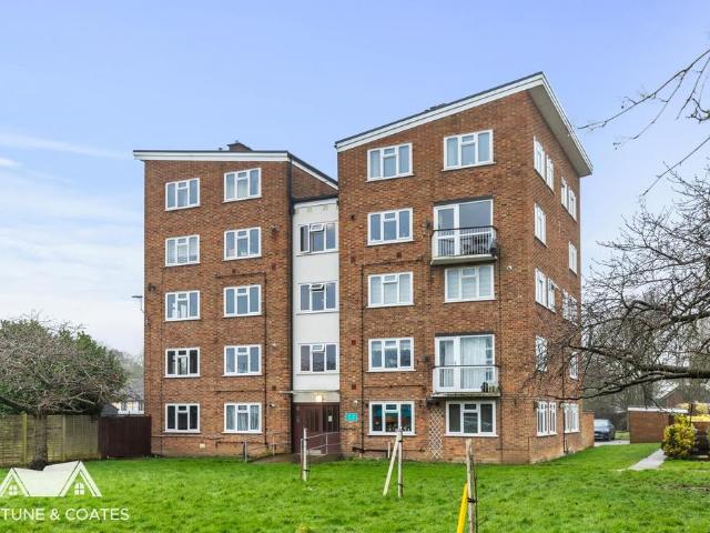 2 bedroom maisonette for sale