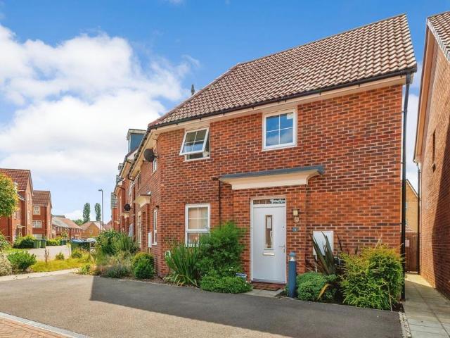 2 bedroom maisonette for sale