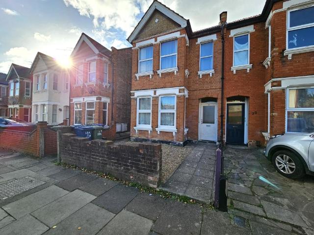 2 bedroom maisonette for sale