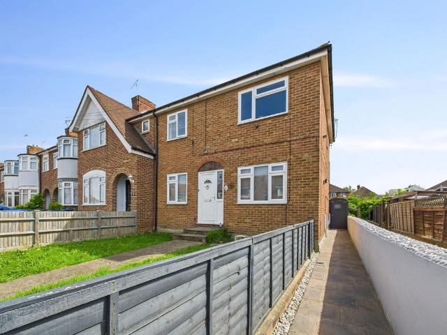 2 bedroom maisonette for sale