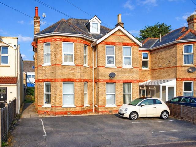 2 bedroom maisonette for sale