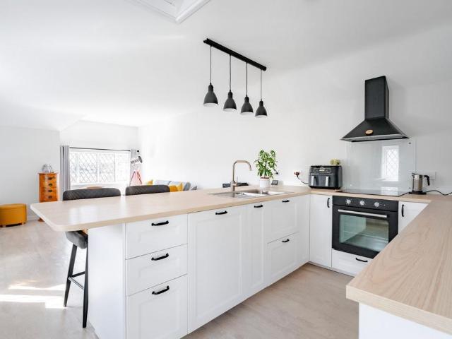 2 bedroom maisonette for sale
