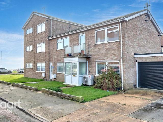 2 bedroom maisonette for sale