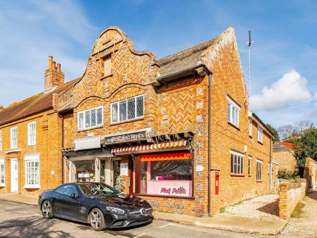 2 bedroom maisonette for sale