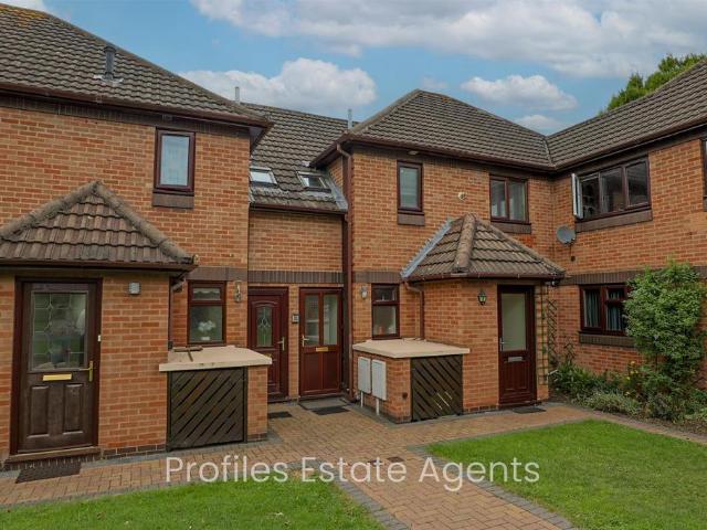 2 bedroom maisonette for sale