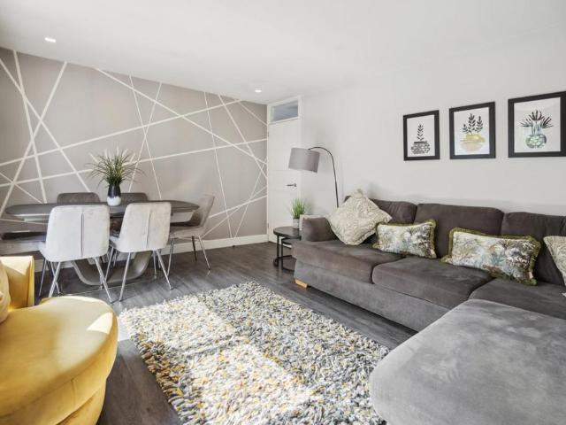 2 bedroom maisonette for sale