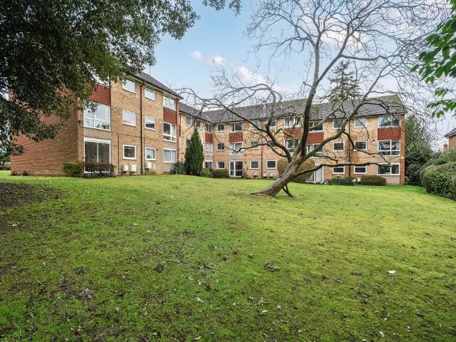 2 bedroom maisonette for sale