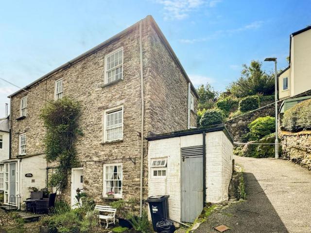 2 bedroom maisonette for sale