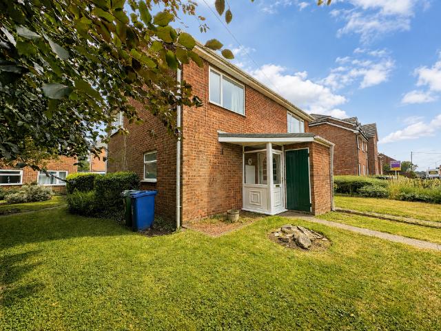 2 bedroom maisonette for sale