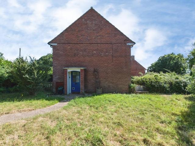2 bedroom maisonette for sale
