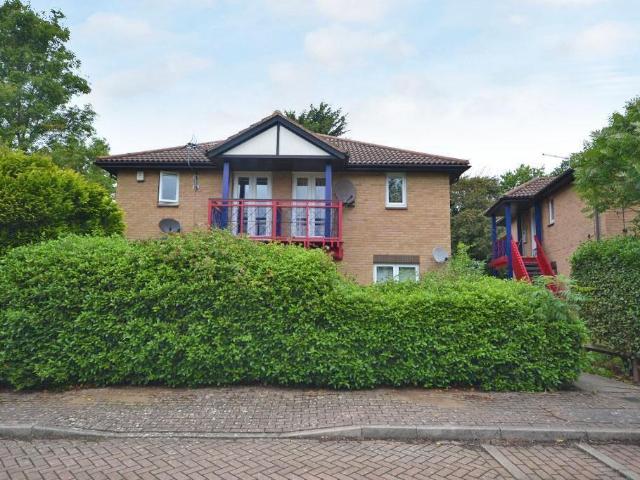 2 bedroom maisonette for sale