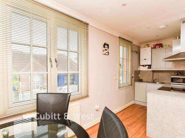 2 bedroom maisonette for sale