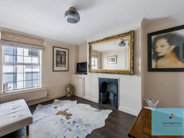 2 bedroom maisonette for sale