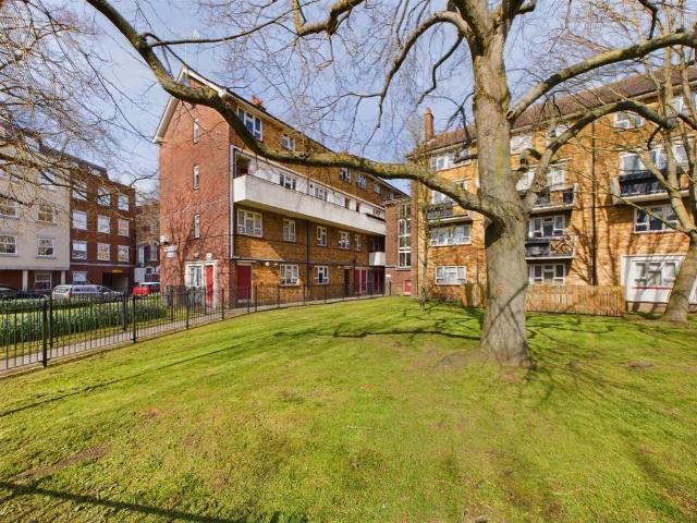 2 bedroom maisonette for sale