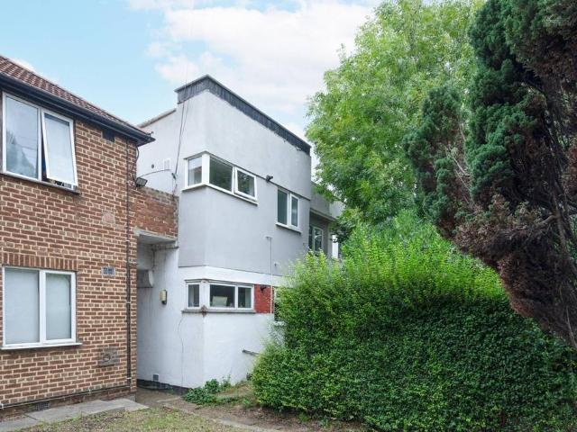 2 bedroom maisonette for sale