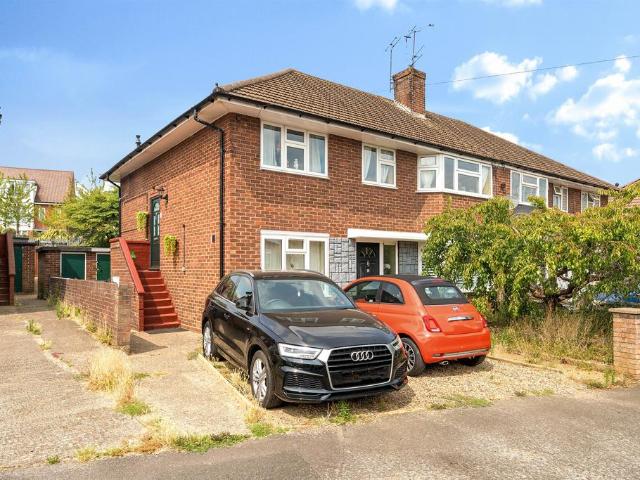 2 bedroom maisonette for sale