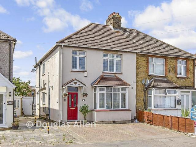 2 bedroom maisonette for sale