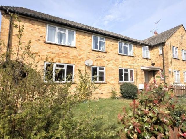 2 bedroom maisonette for sale