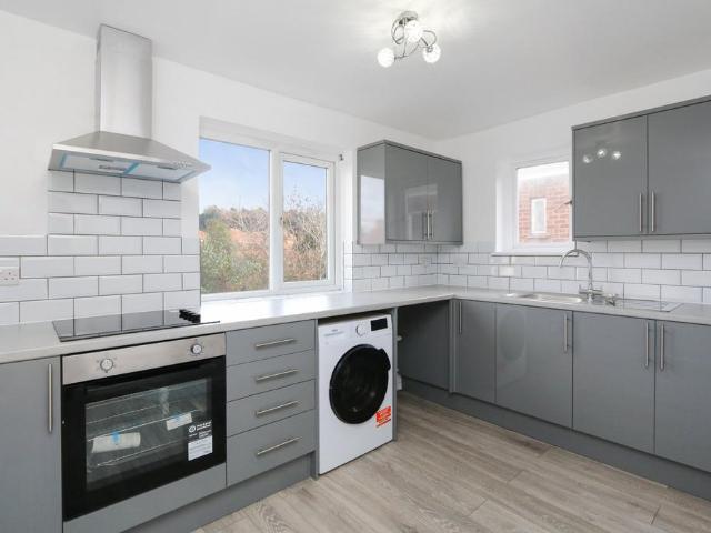 2 bedroom maisonette for sale
