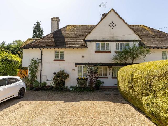 2 bedroom maisonette for sale